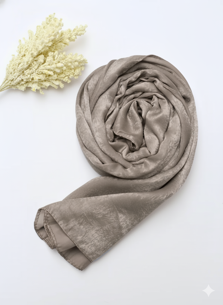 Velvet Silk Hijab - silver – Kyaari Fashion